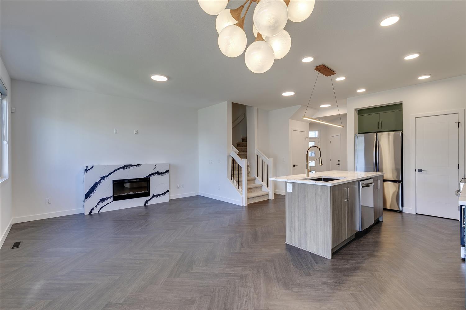 Belvedere Duplex RH - SE Calgary